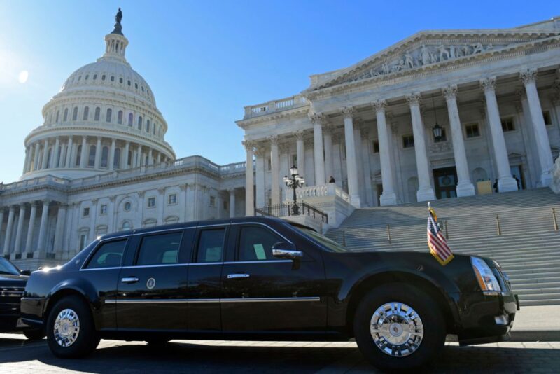 Revealed! Trump's new presidential limousine debuts [pics] - The Horn News
