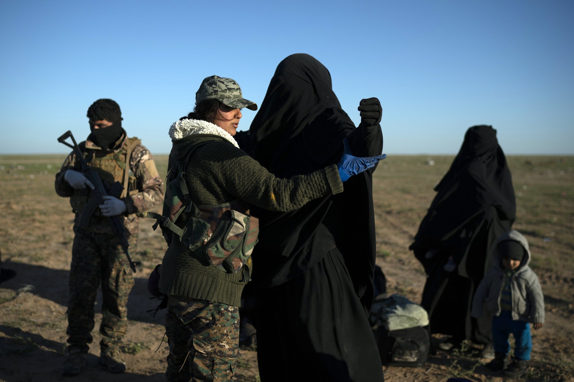 ISIS last stronghold on the brink of collapse (8 pics) - The Horn News