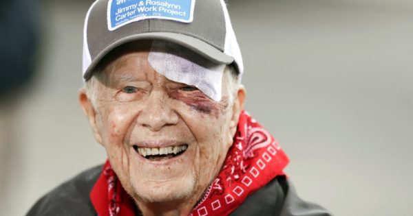 Jimmy Carter teaches Bible lesson after breaking pelvis - The Horn News