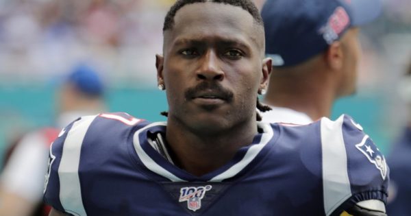 Former NFL star Antonio Brown wanted for murder - The Horn News