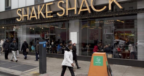 NYPD cops allegedly served milkshakes spiked with bleach - The Horn News