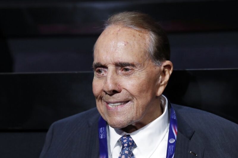 Bob Dole, 97, makes heartbreaking announcement - The Horn News