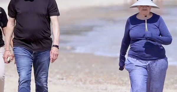 Brutal Hillary Clinton picture goes viral (and "improved"!) - The Horn News