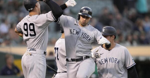 New York Yankees drop infamous "no facial hair" rule - The Horn News