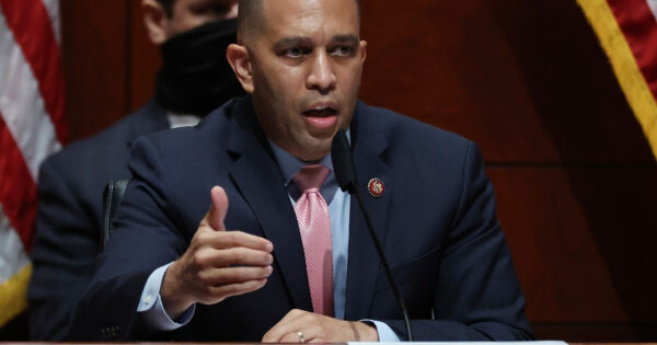 Hakeem Jeffries secures re-election as top Democratic House leader ...