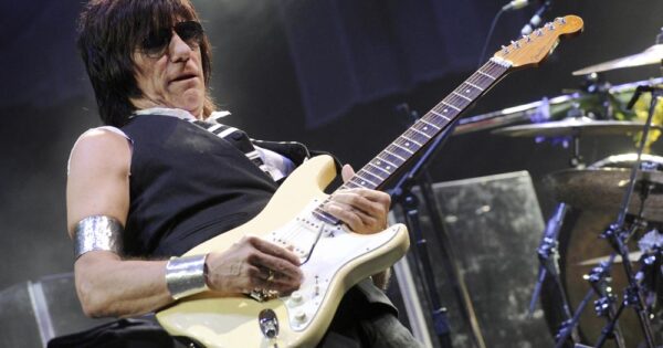 Jeff Beck, legendary 1970s rock star, dies at 78 - The Horn News