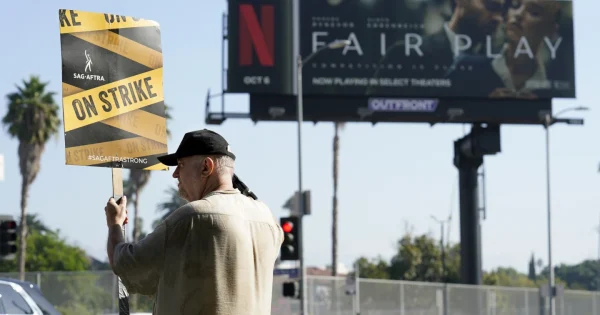 Hollywood actors' strike reaches 100-day mark, with future uncertain ...