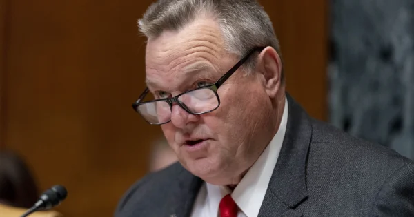 Top U.S. senator's death threat leads to 2.5 years in prison - The Horn ...