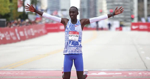 World-record marathoner dies at 24 just before the Olympics - The Horn News