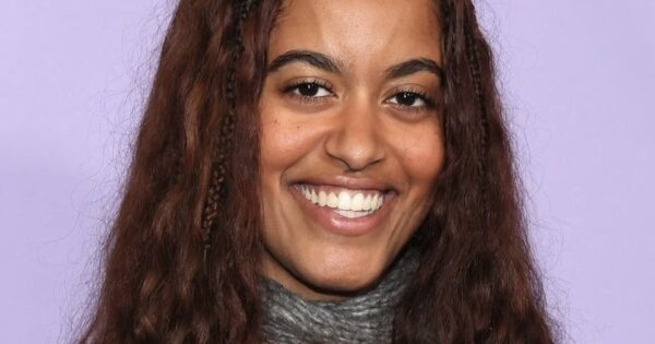 Malia Obama drops her father's last name - The Horn News