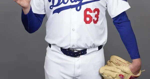 MLB players slam new uniform for 'see-through' pants - The Horn News