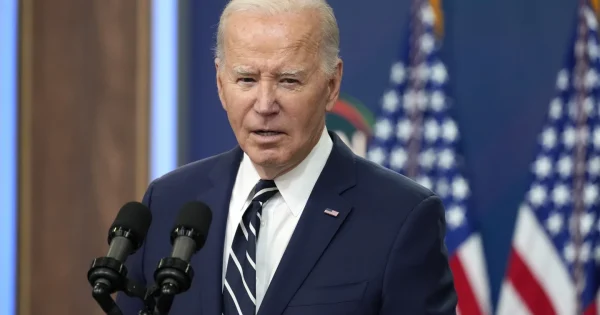 [Watch] Joe Biden puts on Donald Trump MAGA hat while campaigning - The ...