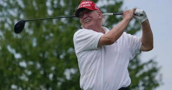 Donald Trump unveils dramatic new Scottish golf course - The Horn News