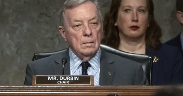 Sen. Dick Durbin undergoes major surgery Thursday - The Horn News