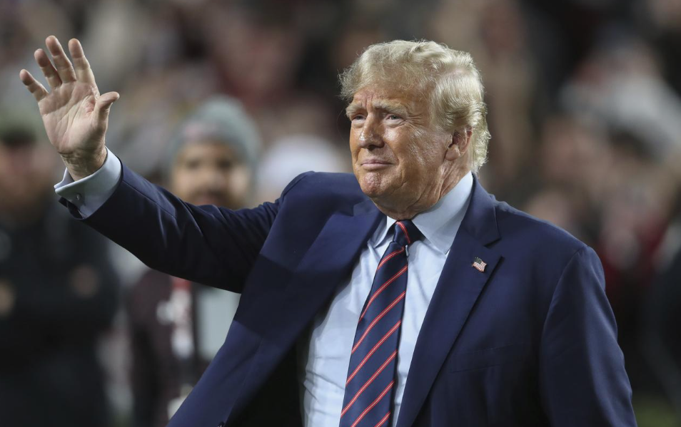Donald Trump first sitting president to attend Super Bowl - The Horn News