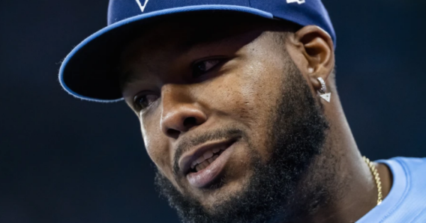 MLB star Vladimir Guerrero Jr. inks 14-year, $500 million deal - The Horn News