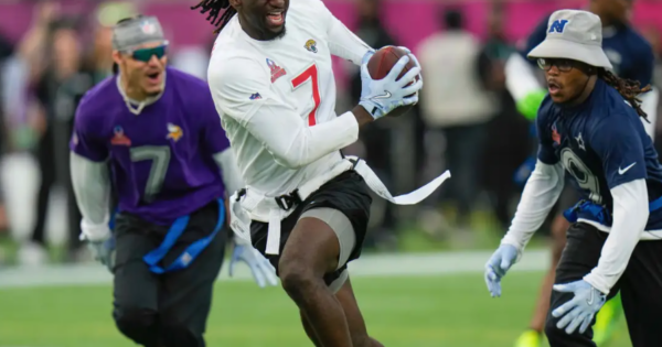 NFL to launch professional flag football leagues ahead of 2028 Olympics ...