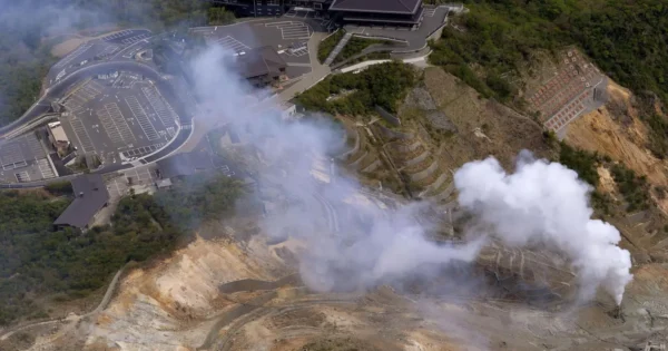 Scientists make stunning volcanic hot springs discovery - The Horn News